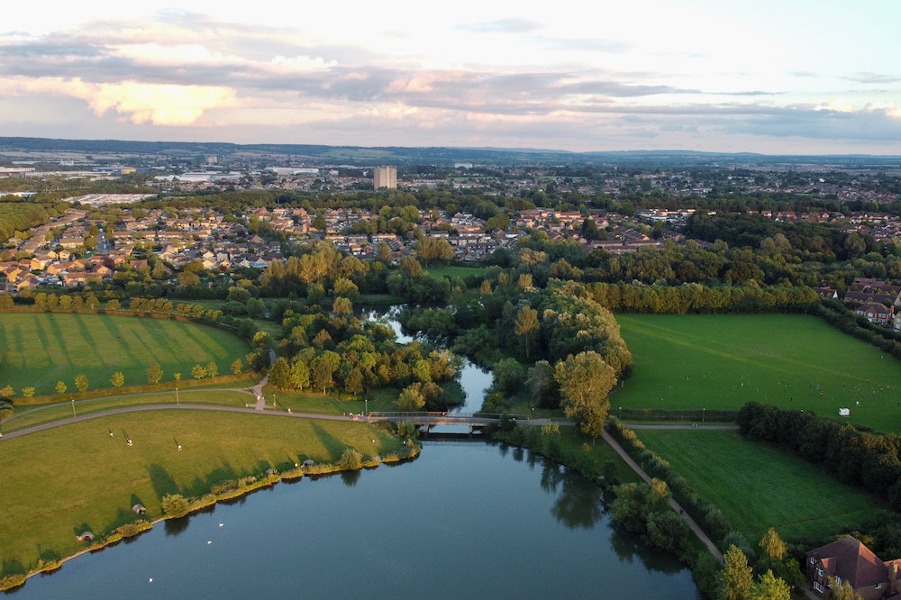 Milton Keynes Courier | Express & Same Day Courier Milton Keynes